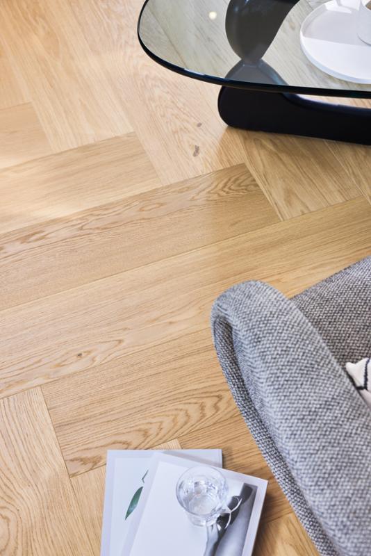 Eg Transparent Adagio,14mm Planke Herringbone Click Castle, A-Plank| Boen